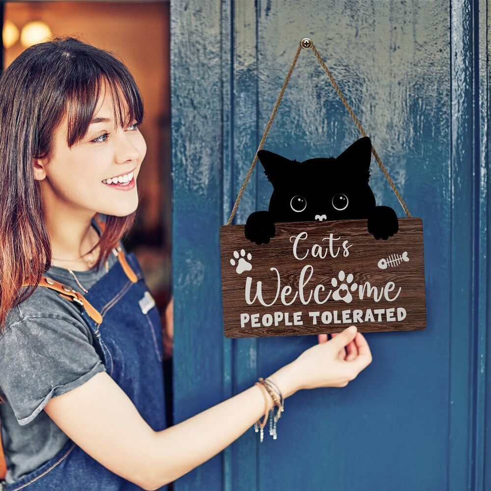 Whimsical Black Cat Welcome Sign - CatGlamour.com